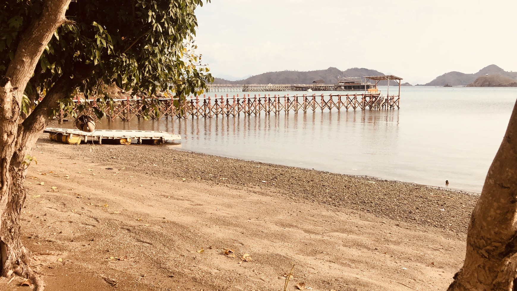 For Sale Villa 5 Bedrooms With Empty Land in Labuan Bajo